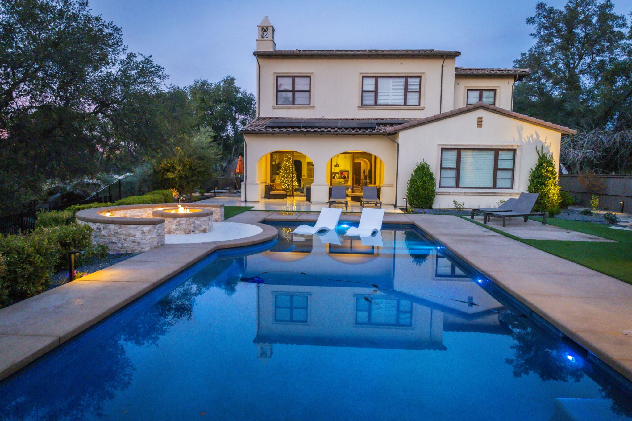 Choosing The Perfect Diving Rocks For Your Pool - Premier Pools & Spas